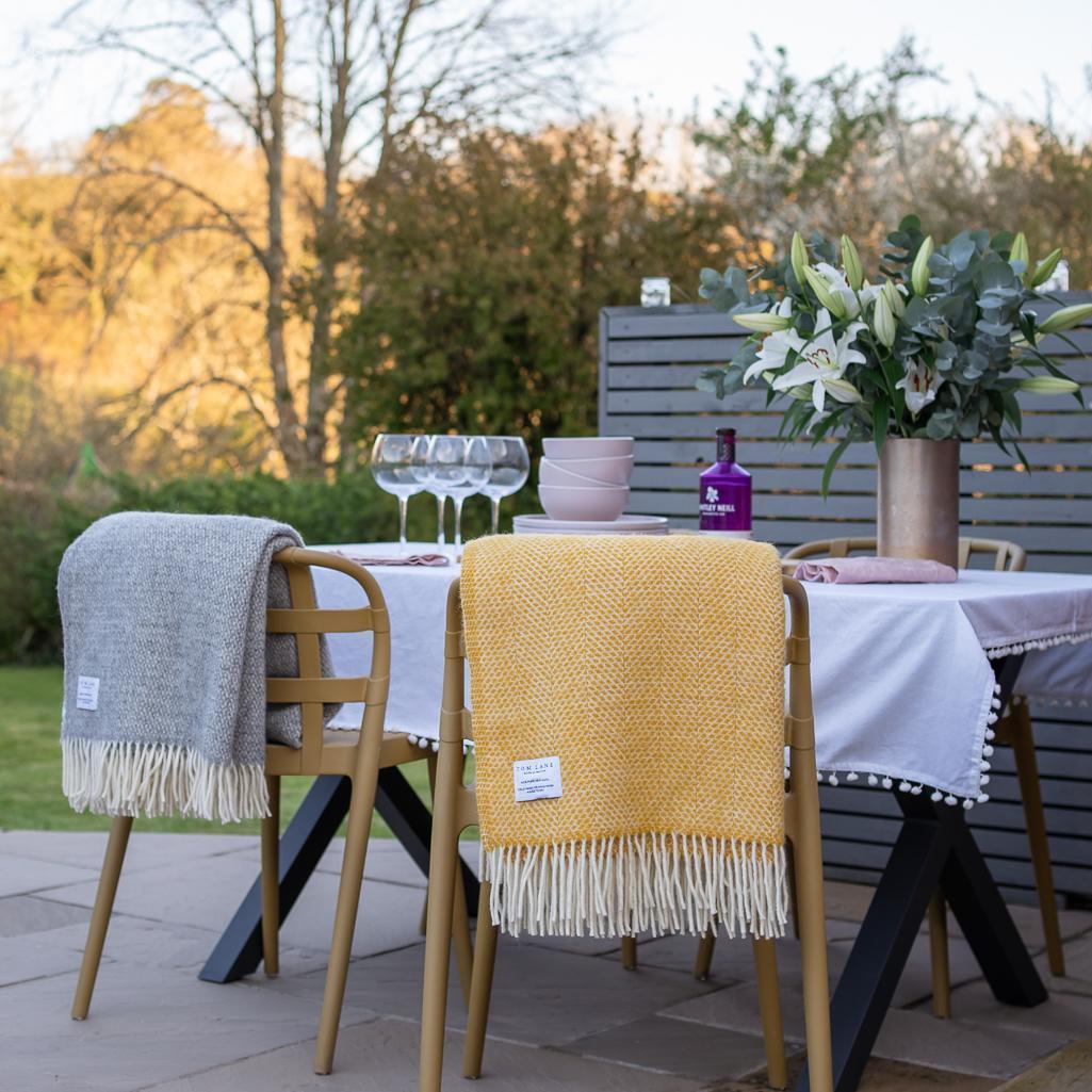 Yellow Throw - Tom Lane